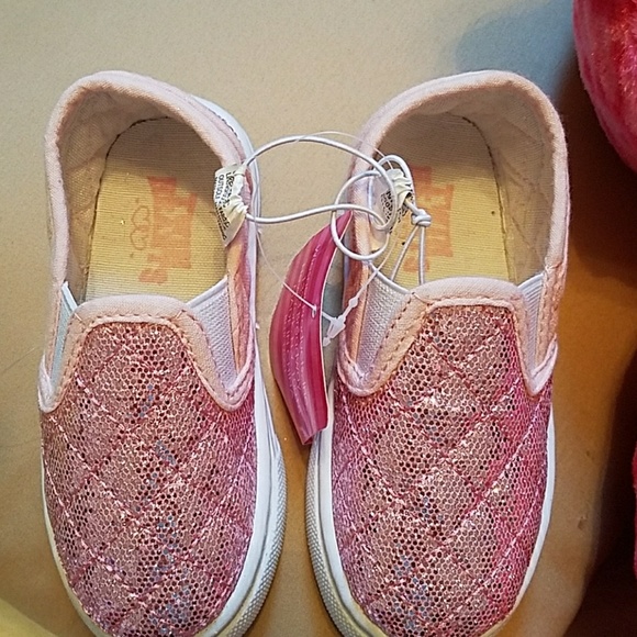 Twin Hearts | Shoes | Brand New Little Girls Sparkly Pink Sneakers 7 ...